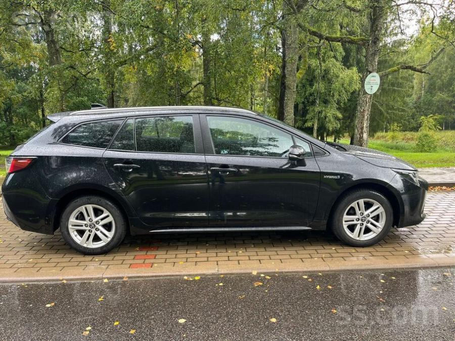 Black Toyota Corolla 2019 in Limbazi, with an engine capacity of 1.80 L and mileage of 95 thousand km for 16900 €, photo 15 on AUTOMOTO.COM.LV