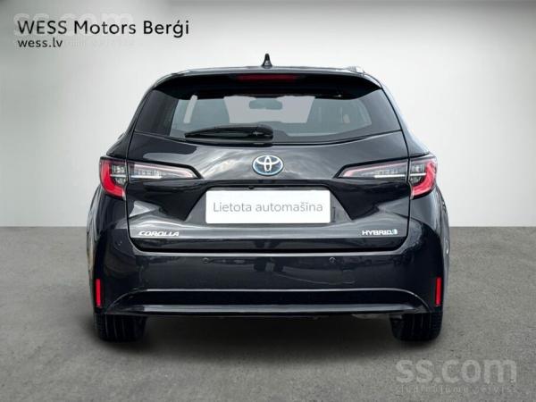 Black Toyota Corolla 2019 in Riga, with an engine capacity of 1.80 L and mileage of 96 thousand km for 17200 €, photo 5 on AUTOMOTO.COM.LV