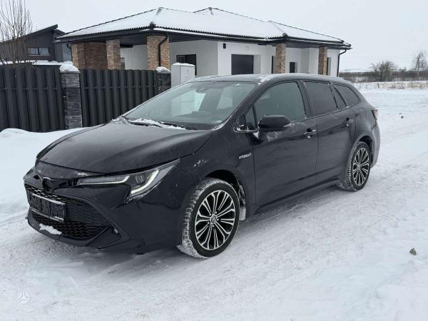 Melns Toyota Corolla 2020 Panevēža, ar dzinēja tilpumu 1.80 L un nobraukumu 82 tūkst. km par 14000 €, foto 3 vietnē AUTOMOTO.COM.LV