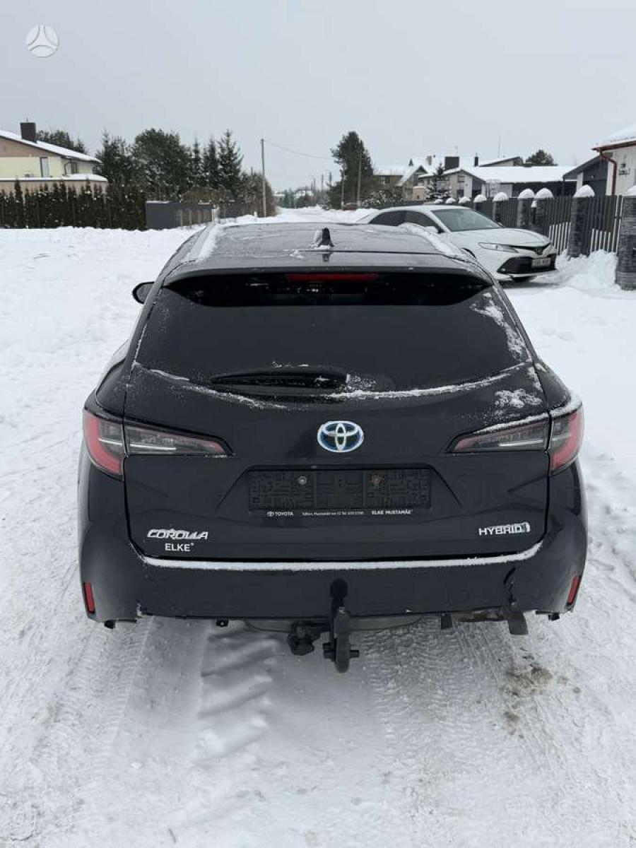Black Toyota Corolla 2020 in Panevezys, with an engine capacity of 1.80 L and mileage of 82 thousand km for 14000 €, photo 7 on AUTOMOTO.COM.LV
