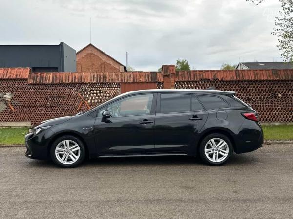 Black Toyota Corolla 2020 in Taurage, with an engine capacity of 1.80 L and mileage of 240 thousand km for 12200 €, photo 3 on AUTOMOTO.COM.LV