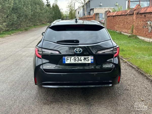 Black Toyota Corolla 2020 in Taurage, with an engine capacity of 1.80 L and mileage of 240 thousand km for 12200 €, photo 4 on AUTOMOTO.COM.LV
