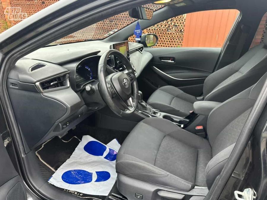 Черный Тойота Королла 2020 в Таураге, объемом двигателя 1.80 л и пробегом 240 тыс. км за 12200 €, фото 8 на AUTOMOTO.COM.LV