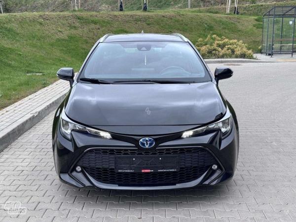 Black Toyota Corolla 2020 in Vilnius, with an engine capacity of 1.80 L and mileage of 196 thousand km for 14950 €, photo 2 on AUTOMOTO.COM.LV