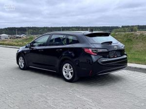 Black Toyota Corolla 2020 in Vilnius, with an engine capacity of 1.80 L and mileage of 196 thousand km for 14950 €, photo 7 on AUTOMOTO.COM.LV