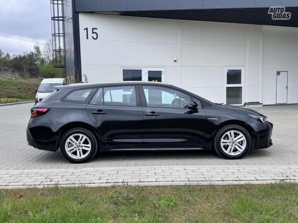 Black Toyota Corolla 2020 in Vilnius, with an engine capacity of 1.80 L and mileage of 196 thousand km for 14950 €, photo 8 on AUTOMOTO.COM.LV