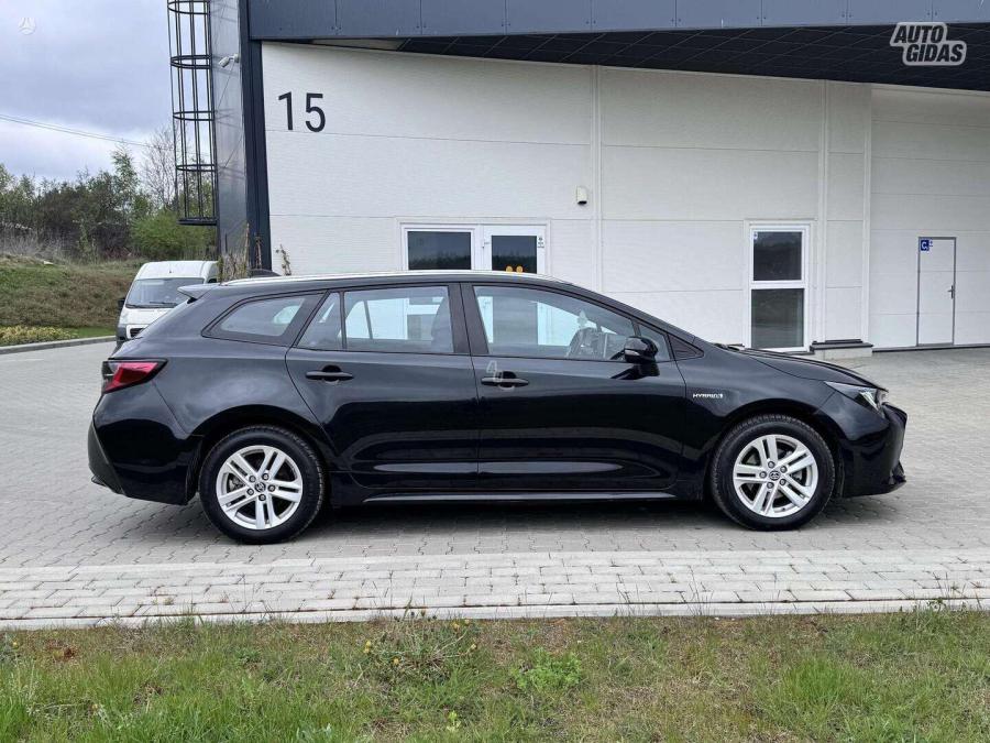 Black Toyota Corolla 2020 in Vilnius, with an engine capacity of 1.80 L and mileage of 196 thousand km for 14950 €, photo 9 on AUTOMOTO.COM.LV