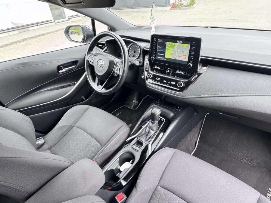 Black Toyota Corolla 2020 in Vilnius, with an engine capacity of 1.80 L and mileage of 196 thousand km for 14950 €, photo 25 on AUTOMOTO.COM.LV