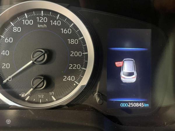 Melns Toyota Corolla 2020 Viļņa, ar dzinēja tilpumu 1.80 L un nobraukumu 251 tūkst. km par 12600 €, foto 10 vietnē AUTOMOTO.COM.LV