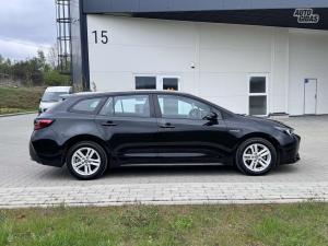 Black Toyota Corolla 2020 in Vilnius, with an engine capacity of 1.80 L and mileage of 196 thousand km for 15350 €, photo 9 on AUTOMOTO.COM.LV
