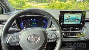 Black Toyota Corolla 2020 in Riga, with an engine capacity of 1.80 L and mileage of 130 thousand km for 18000 €, photo 12 on AUTOMOTO.COM.LV