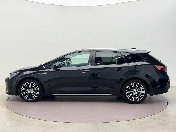 Black Toyota Corolla 2020 in Panevezys, with an engine capacity of 1.99 L and mileage of 191 thousand km for 13990 €, photo 5 on AUTOMOTO.COM.LV