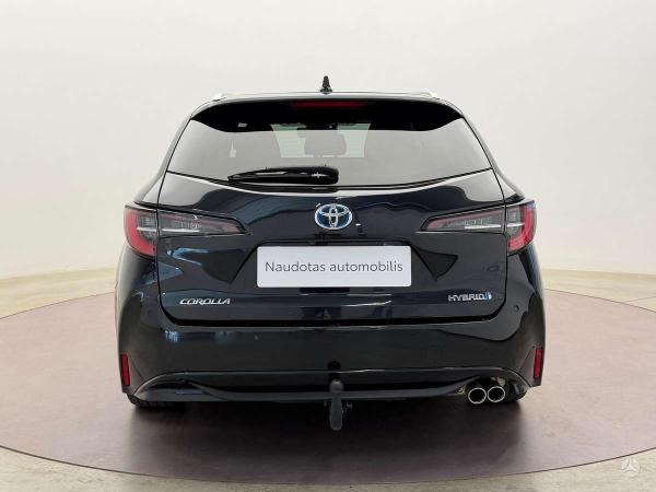 Black Toyota Corolla 2020 in Panevezys, with an engine capacity of 1.99 L and mileage of 191 thousand km for 13990 €, photo 7 on AUTOMOTO.COM.LV