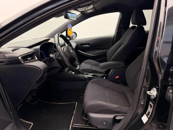 Black Toyota Corolla 2020 in Panevezys, with an engine capacity of 1.99 L and mileage of 191 thousand km for 13990 €, photo 9 on AUTOMOTO.COM.LV