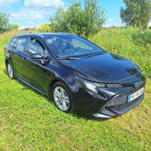 Black Toyota Corolla 2020 in Vilnius, with an engine capacity of 1.80 L and mileage of 241 thousand km for 11300 €, photo 4 on AUTOMOTO.COM.LV