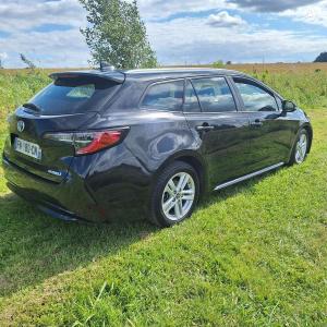 Black Toyota Corolla 2020 in Vilnius, with an engine capacity of 1.80 L and mileage of 241 thousand km for 11300 €, photo 6 on AUTOMOTO.COM.LV