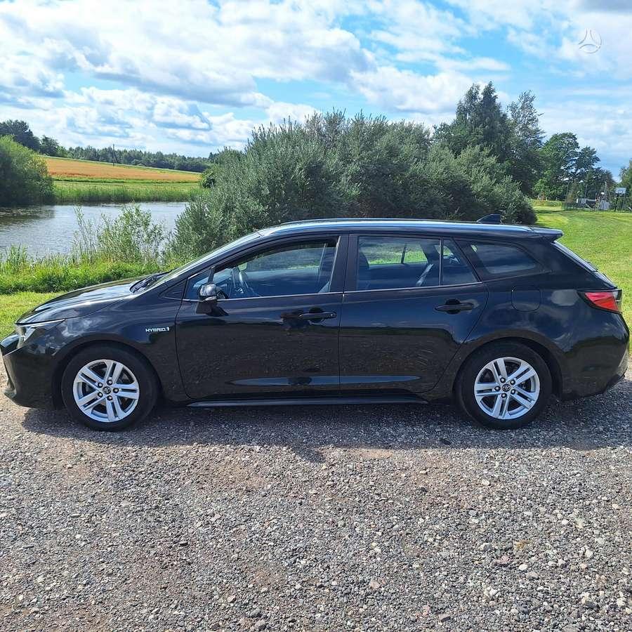 Black Toyota Corolla 2020 in Vilnius, with an engine capacity of 1.80 L and mileage of 241 thousand km for 11300 €, photo 7 on AUTOMOTO.COM.LV