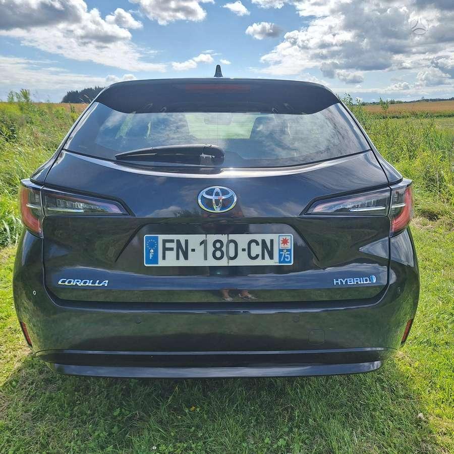 Black Toyota Corolla 2020 in Vilnius, with an engine capacity of 1.80 L and mileage of 241 thousand km for 11300 €, photo 9 on AUTOMOTO.COM.LV