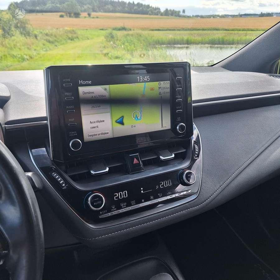 Black Toyota Corolla 2020 in Vilnius, with an engine capacity of 1.80 L and mileage of 241 thousand km for 11300 €, photo 14 on AUTOMOTO.COM.LV
