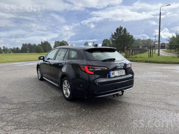 Melns Toyota Corolla 2021 Cēsis, ar dzinēja tilpumu 1.80 L un nobraukumu 0 tūkst. km par 15900 €, foto 5 vietnē AUTOMOTO.COM.LV
