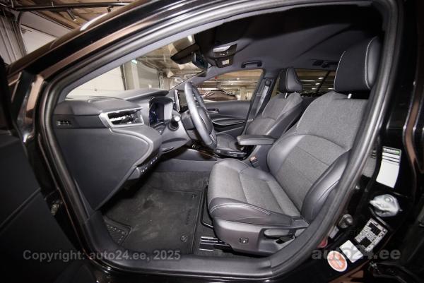 Melns Toyota Corolla 2021 Tallina, ar dzinēja tilpumu 1.80 L un nobraukumu 56 tūkst. km par 21990 €, foto 11 vietnē AUTOMOTO.COM.LV