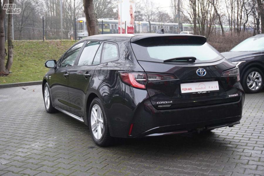Black Toyota Corolla 2021 in Kaunas, with an engine capacity of 1.80 L and mileage of 69 thousand km for 24450 €, photo 8 on AUTOMOTO.COM.LV