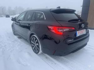 Black Toyota Corolla 2021 in Panevezys, with an engine capacity of 1.99 L and mileage of 120 thousand km for 17800 €, photo 7 on AUTOMOTO.COM.LV