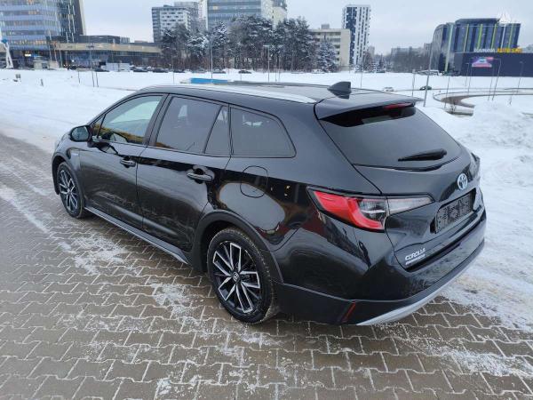 Black Toyota Corolla 2021 in Vilnius, with an engine capacity of 1.80 L and mileage of 290 thousand km for 13400 €, photo 6 on AUTOMOTO.COM.LV