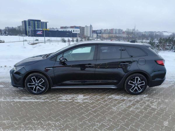 Black Toyota Corolla 2021 in Vilnius, with an engine capacity of 1.80 L and mileage of 290 thousand km for 13400 €, photo 7 on AUTOMOTO.COM.LV