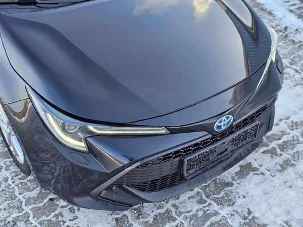 Black Toyota Corolla 2021 in Rokiskis, with an engine capacity of 1.80 L and mileage of 380 thousand km for 9850 €, photo 8 on AUTOMOTO.COM.LV