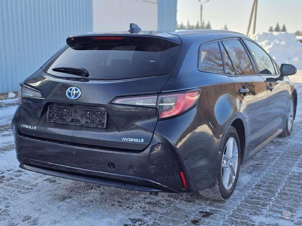 Black Toyota Corolla 2021 in Rokiskis, with an engine capacity of 1.80 L and mileage of 380 thousand km for 9850 €, photo 9 on AUTOMOTO.COM.LV