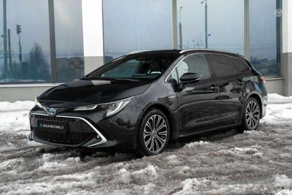 Black Toyota Corolla 2021 in Vilnius, with an engine capacity of 1.80 L and mileage of 93 thousand km for 18800 €, photo 1 on AUTOMOTO.COM.LV