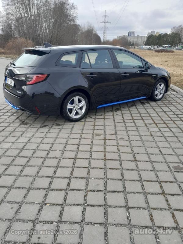 Black Toyota Corolla 2021 in Tallinn, with an engine capacity of 2.00 L and mileage of 65 thousand km for 18900 €, photo 5 on AUTOMOTO.COM.LV