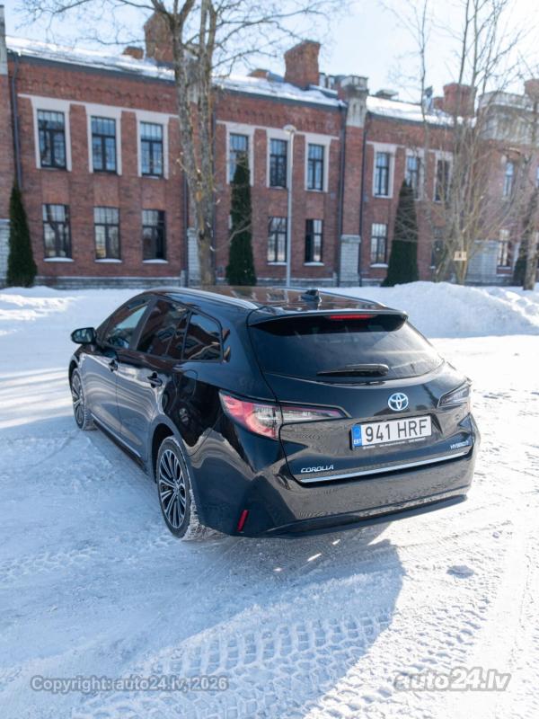 Black Toyota Corolla 2021 in Tallinn, with an engine capacity of 1.80 L and mileage of 70 thousand km for 19500 €, photo 4 on AUTOMOTO.COM.LV