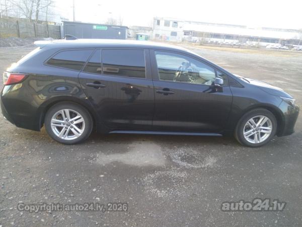 Melns Toyota Corolla 2021 Tallina, ar dzinēja tilpumu 1.20 L un nobraukumu 116 tūkst. km par 16400 €, foto 4 vietnē AUTOMOTO.COM.LV