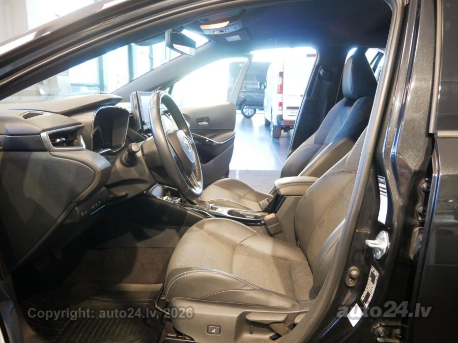Melns Toyota Corolla 2021 Tallina, ar dzinēja tilpumu 1.80 L un nobraukumu 84 tūkst. km par 19900 €, foto 8 vietnē AUTOMOTO.COM.LV