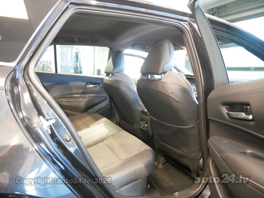 Melns Toyota Corolla 2021 Tallina, ar dzinēja tilpumu 1.80 L un nobraukumu 84 tūkst. km par 19900 €, foto 12 vietnē AUTOMOTO.COM.LV