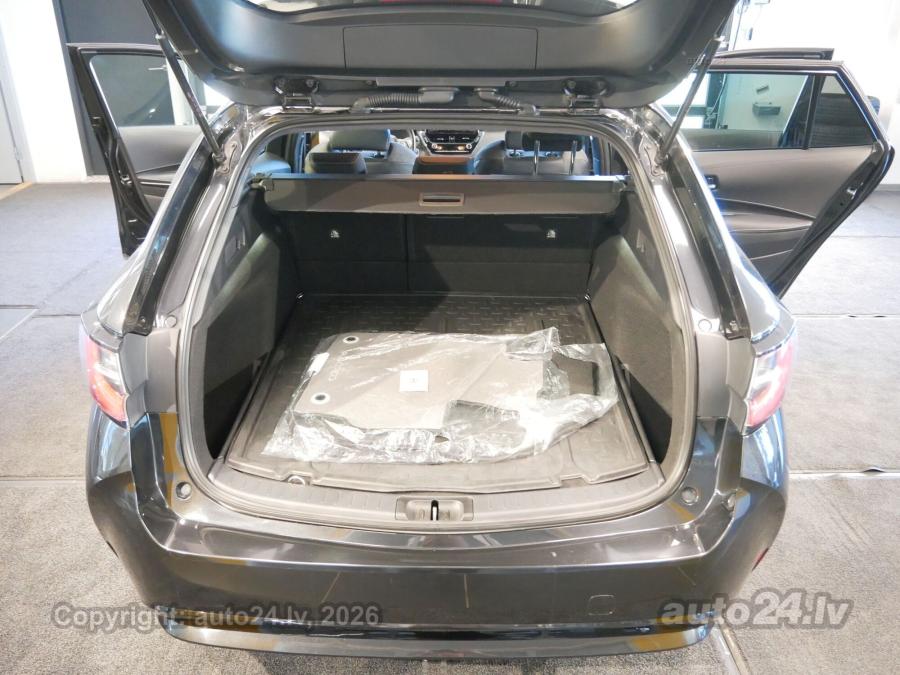 Melns Toyota Corolla 2021 Tallina, ar dzinēja tilpumu 1.80 L un nobraukumu 84 tūkst. km par 19900 €, foto 17 vietnē AUTOMOTO.COM.LV