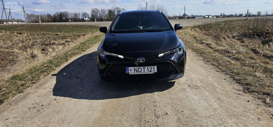 Black Toyota Corolla 2021 in Siauliai, with an engine capacity of 1.80 L and mileage of 260 thousand km for 14799 €, photo 5 on AUTOMOTO.COM.LV