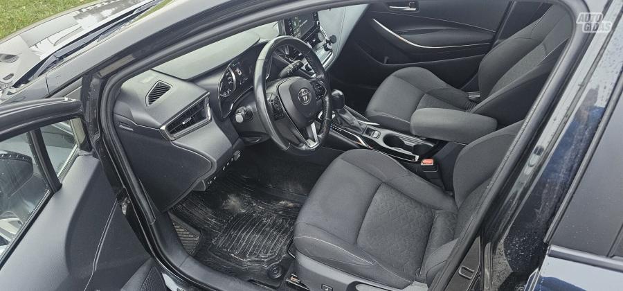 Black Toyota Corolla 2021 in Siauliai, with an engine capacity of 1.80 L and mileage of 260 thousand km for 14799 €, photo 12 on AUTOMOTO.COM.LV
