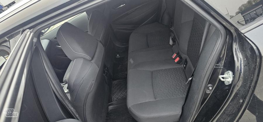 Black Toyota Corolla 2021 in Siauliai, with an engine capacity of 1.80 L and mileage of 260 thousand km for 14799 €, photo 13 on AUTOMOTO.COM.LV