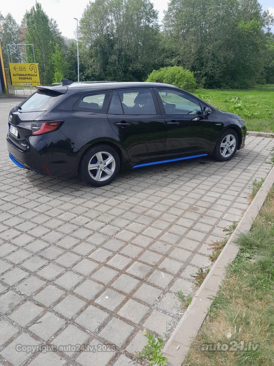 Melns Toyota Corolla 2021 Tallina, ar dzinēja tilpumu 1.99 L un nobraukumu 66 tūkst. km par 18900 €, foto 4 vietnē AUTOMOTO.COM.LV