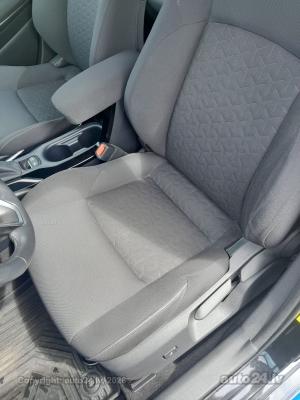 Melns Toyota Corolla 2021 Tallina, ar dzinēja tilpumu 1.99 L un nobraukumu 66 tūkst. km par 18900 €, foto 10 vietnē AUTOMOTO.COM.LV