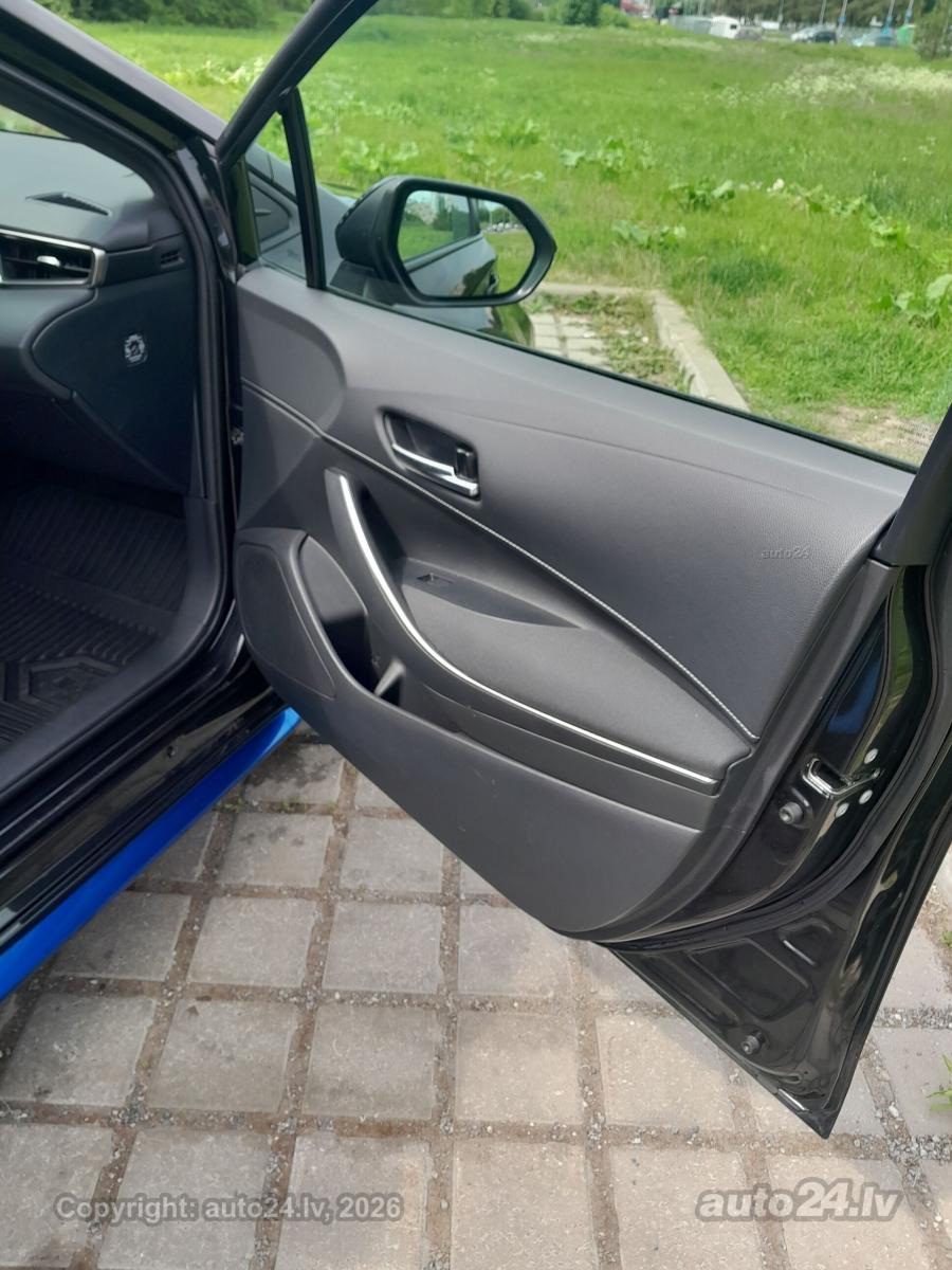 Melns Toyota Corolla 2021 Tallina, ar dzinēja tilpumu 1.99 L un nobraukumu 66 tūkst. km par 18900 €, foto 16 vietnē AUTOMOTO.COM.LV