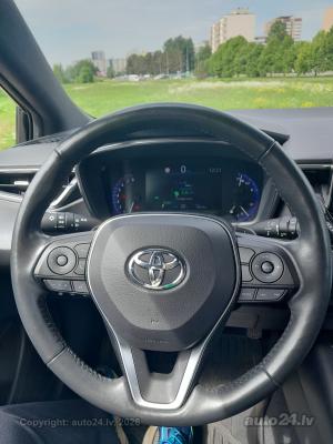 Melns Toyota Corolla 2021 Tallina, ar dzinēja tilpumu 1.99 L un nobraukumu 66 tūkst. km par 18900 €, foto 18 vietnē AUTOMOTO.COM.LV