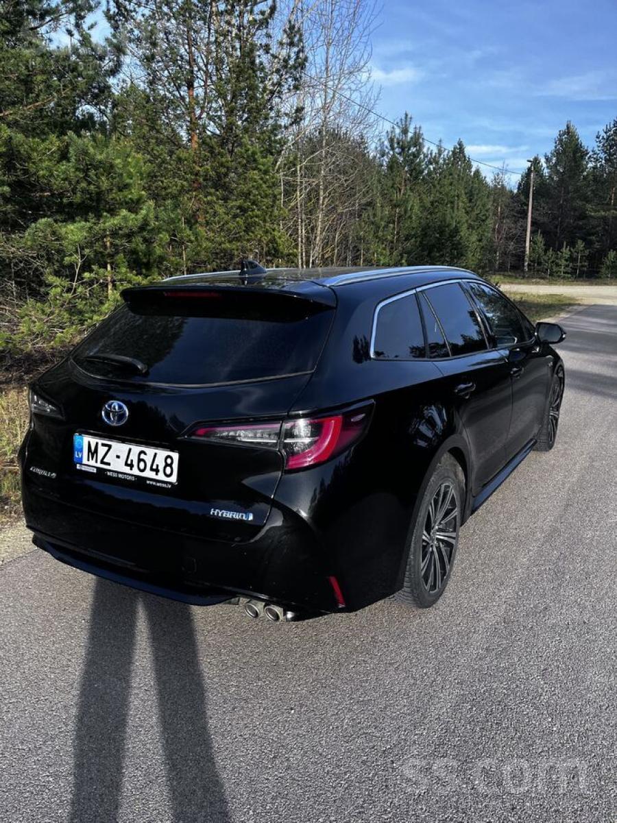 Black Toyota Corolla 2021 in Riga, with an engine capacity of 2.00 L and mileage of 82 thousand km for 17500 €, photo 5 on AUTOMOTO.COM.LV