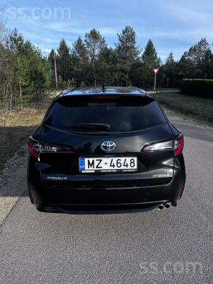 Black Toyota Corolla 2021 in Riga, with an engine capacity of 2.00 L and mileage of 82 thousand km for 17500 €, photo 6 on AUTOMOTO.COM.LV