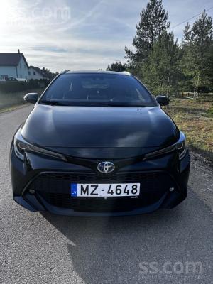 Black Toyota Corolla 2021 in Riga, with an engine capacity of 2.00 L and mileage of 82 thousand km for 17500 €, photo 7 on AUTOMOTO.COM.LV