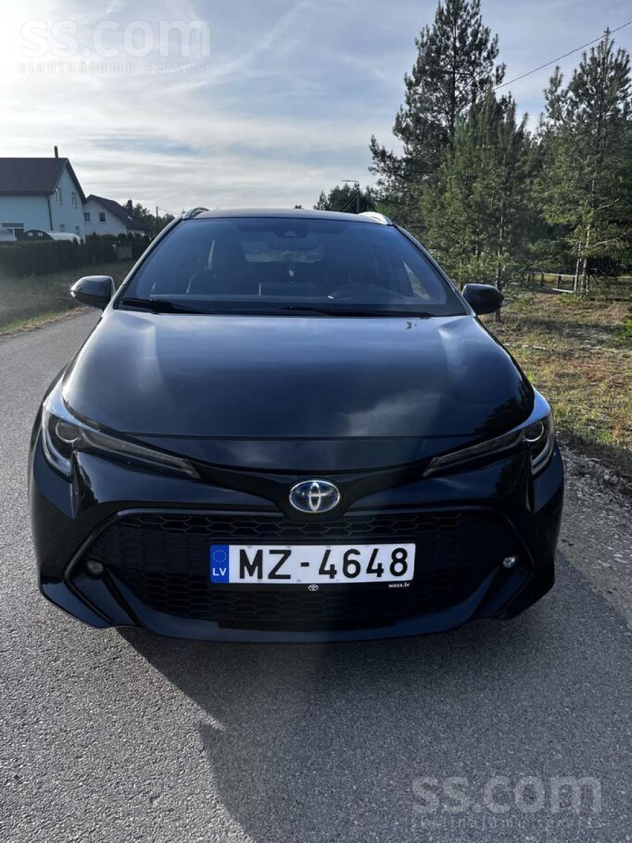 Black Toyota Corolla 2021 in Riga, with an engine capacity of 2.00 L and mileage of 82 thousand km for 17500 €, photo 7 on AUTOMOTO.COM.LV