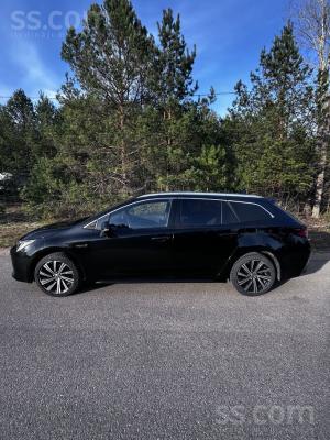 Black Toyota Corolla 2021 in Riga, with an engine capacity of 2.00 L and mileage of 82 thousand km for 17500 €, photo 8 on AUTOMOTO.COM.LV